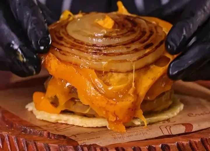 In n Out inspired Flying Dutchman Burger by alinapro