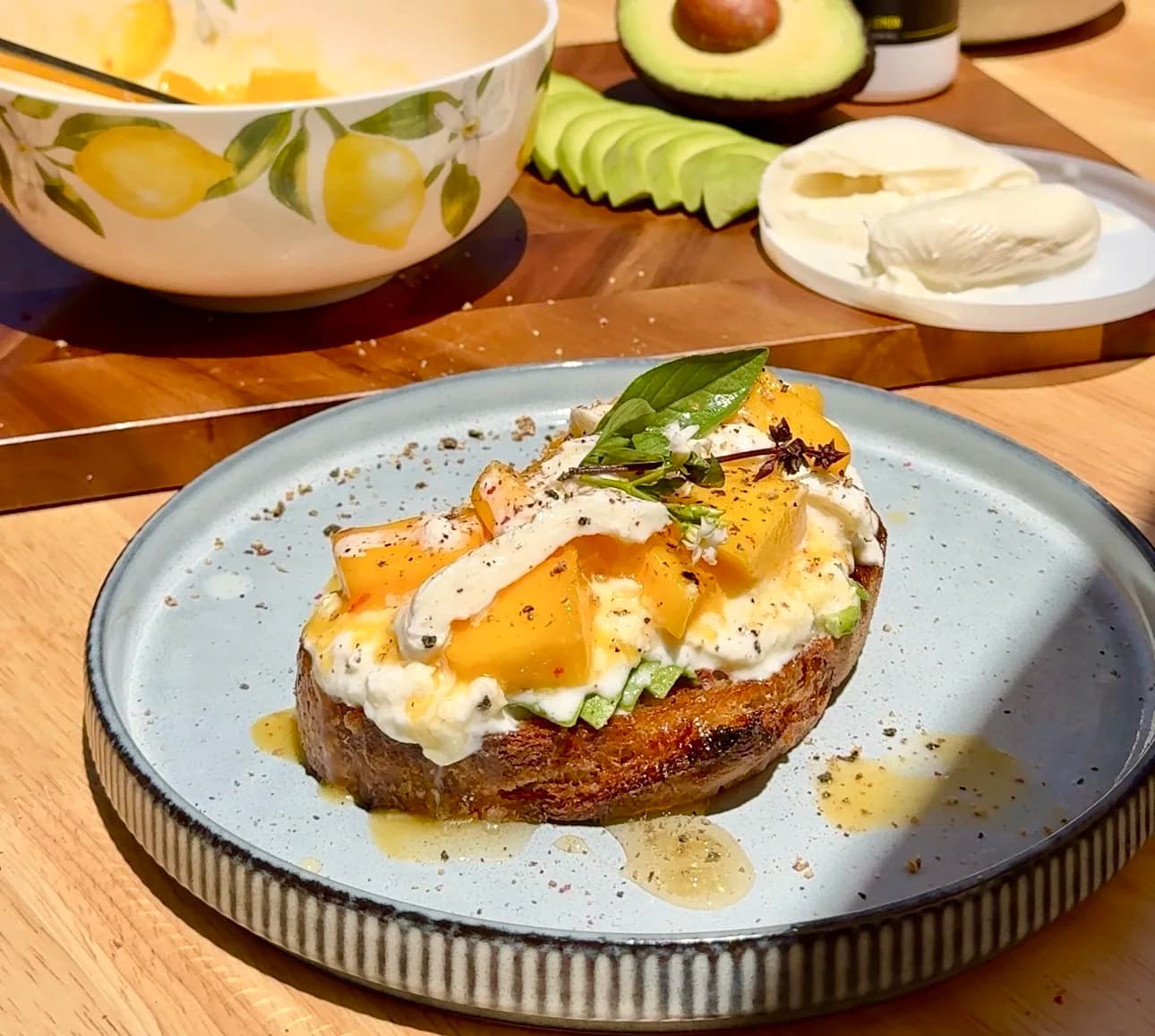 Mango Burrata Toast | Provecho