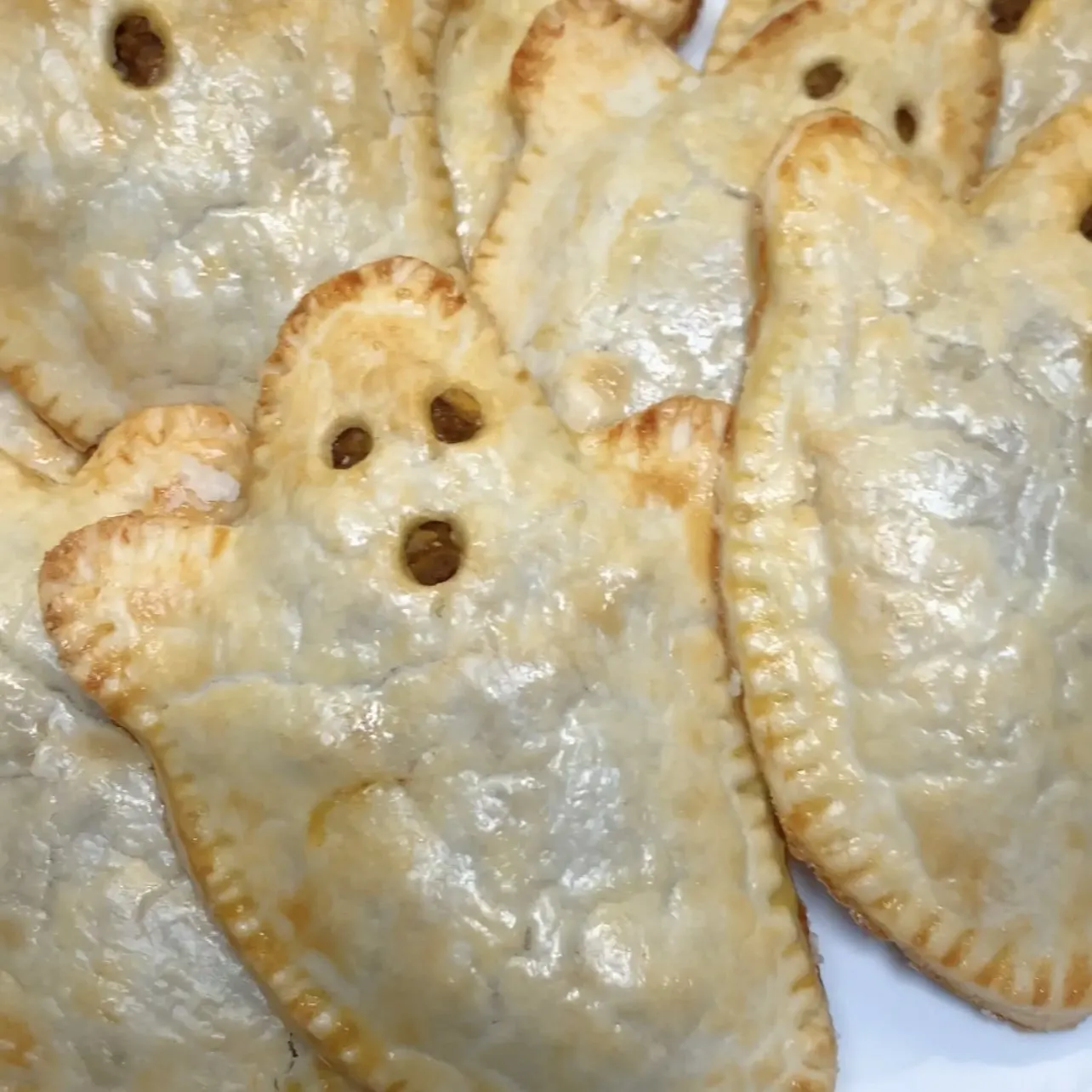 Cheeseburger Ghost Pies by chefgenevieve