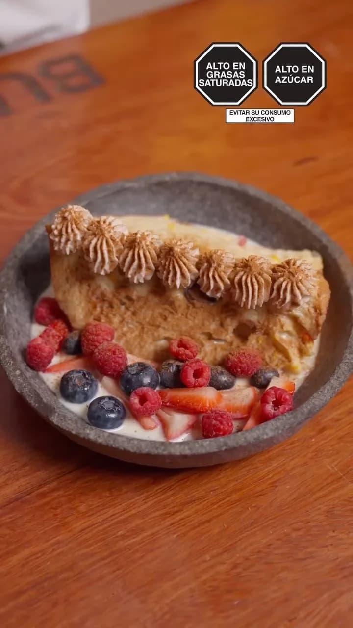 Three Milks Panettone with Cinnamon Chantilly and Red Fruits | Provecho