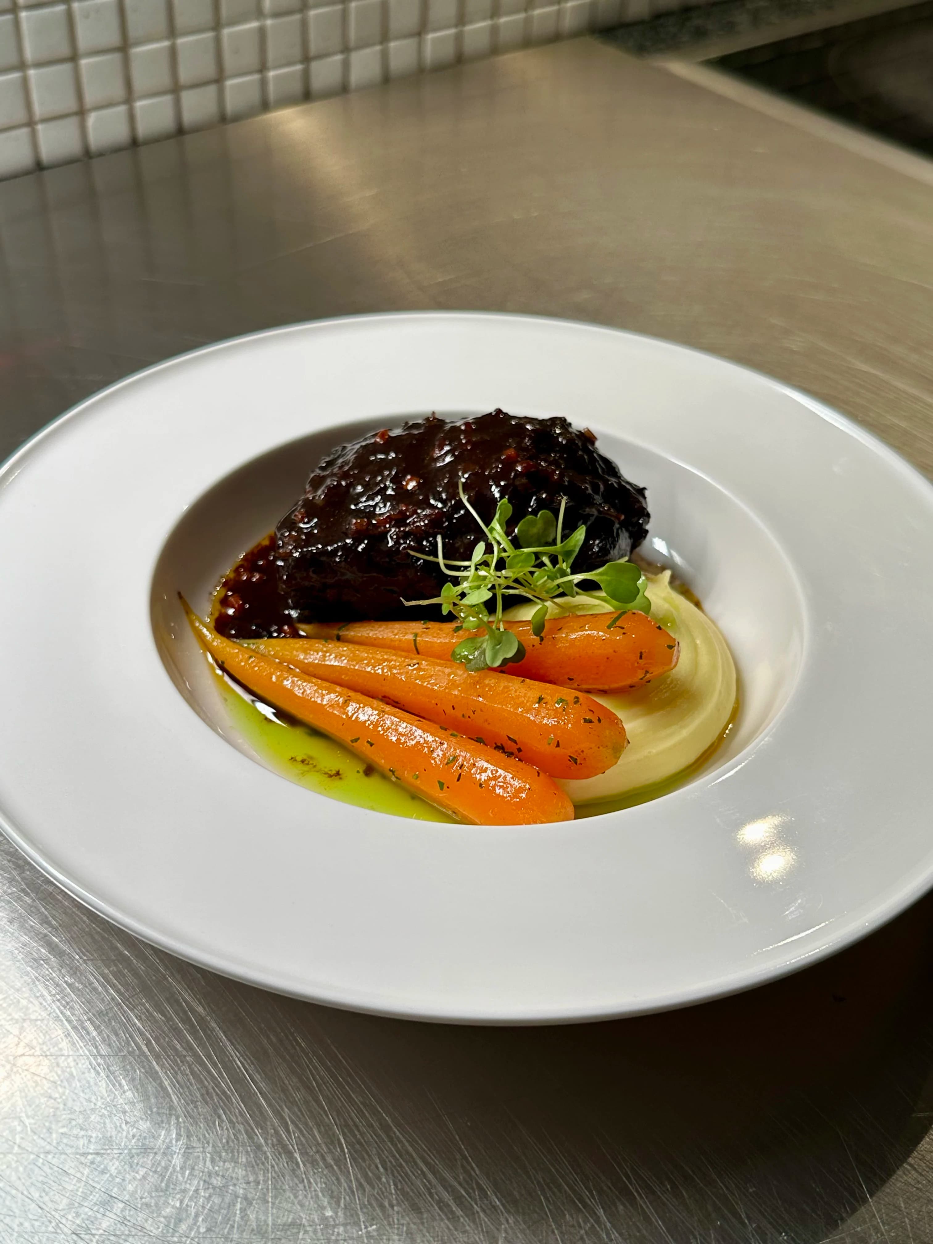 Braised Beef with Glazed Carrots and Potato Purée | Provecho