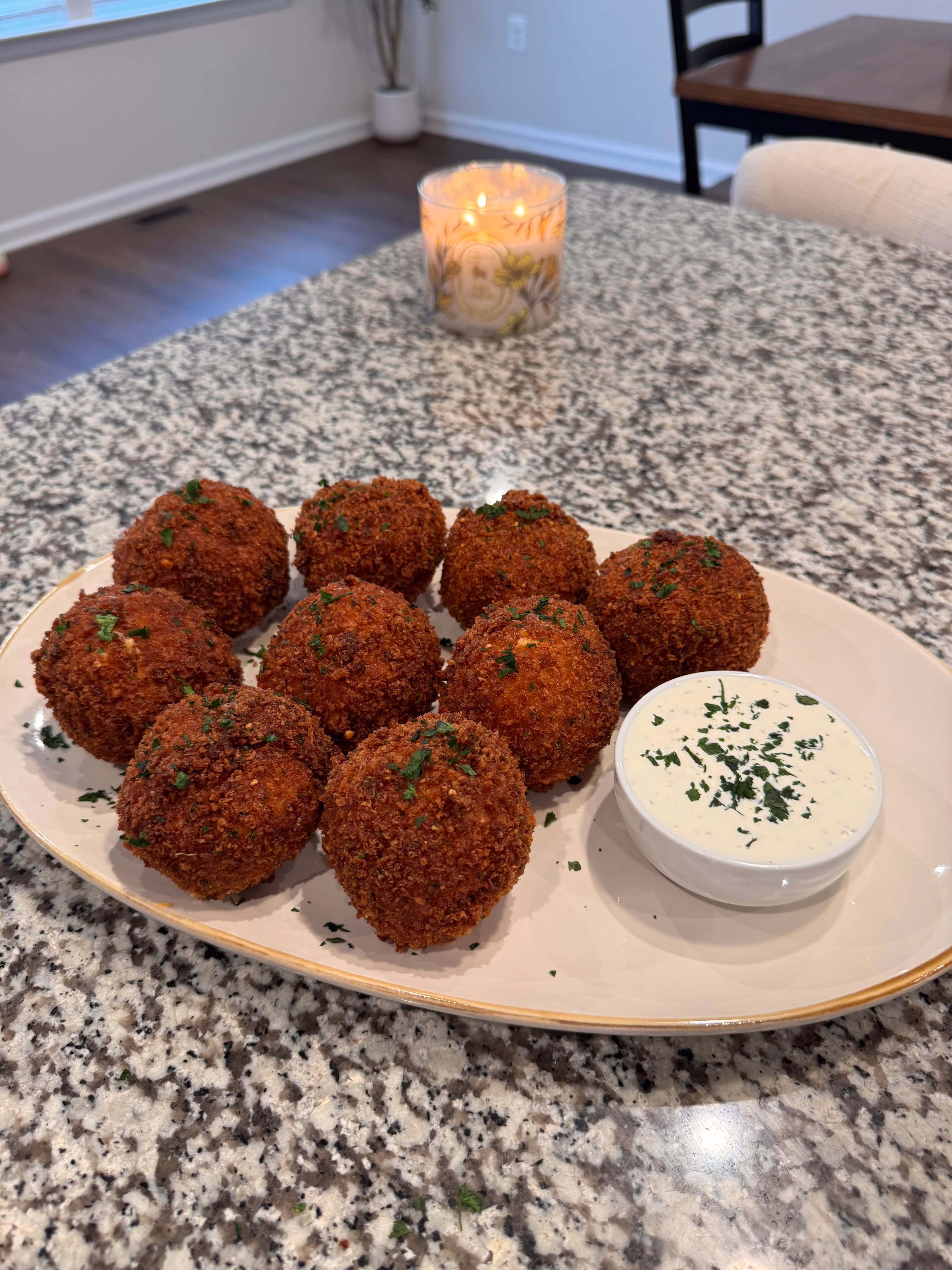 Buffalo chicken bombs | Provecho
